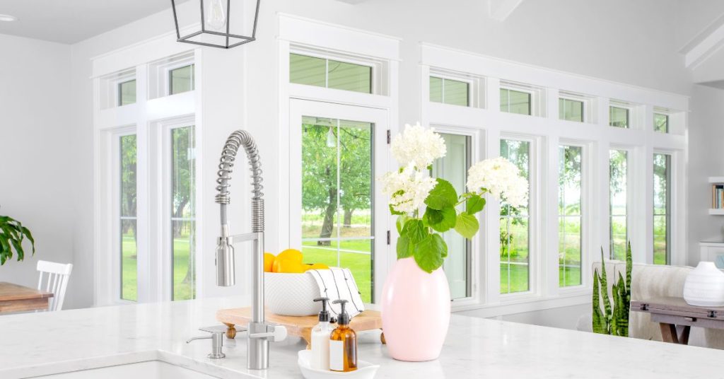 Transom Window Dimensions Guide：What is the size of the transom window ...